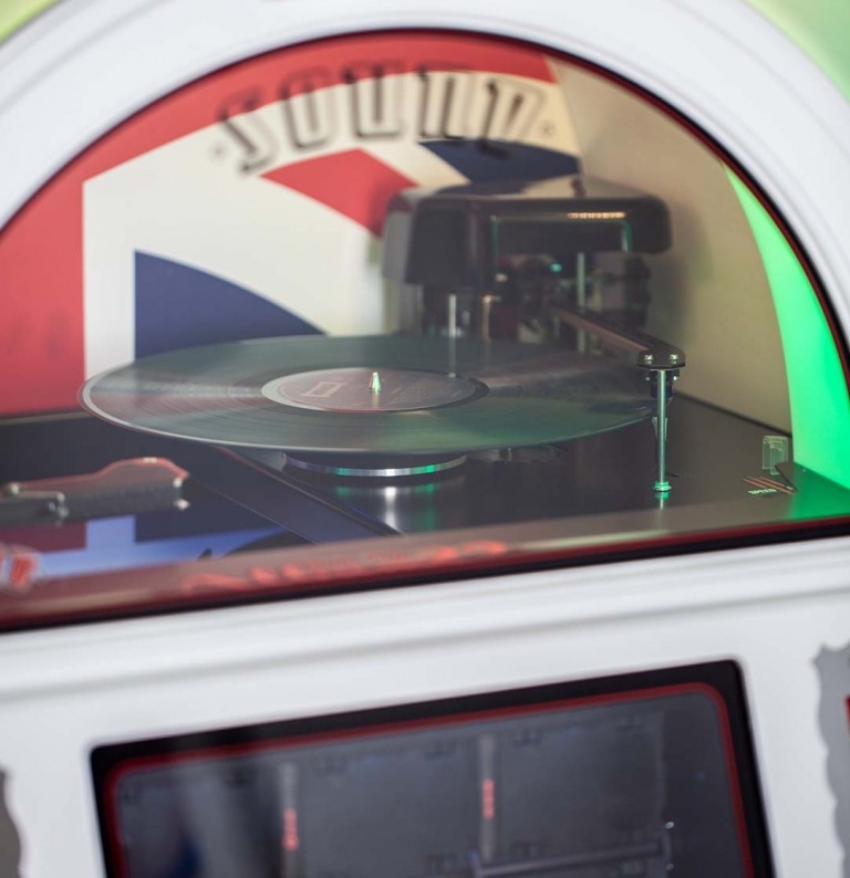 SL33 Britannia Vinyl LP Jukebox - Sound Leisure Limited